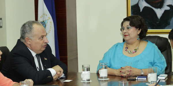 PRESIDENTA POR LEY RECIBE A NUEVO EMBAJADOR DE PALESTINA | Portal ...