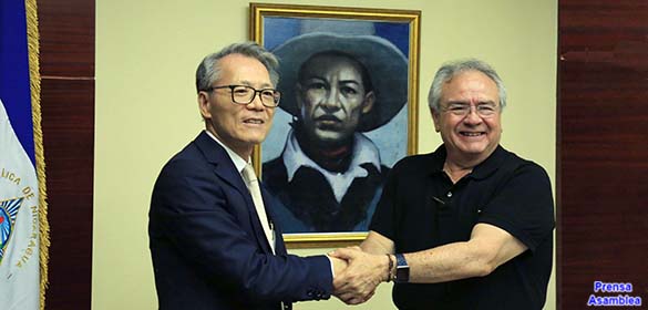 Presidente de la Asamblea recibe la visita del Embajador de Taiwán ...